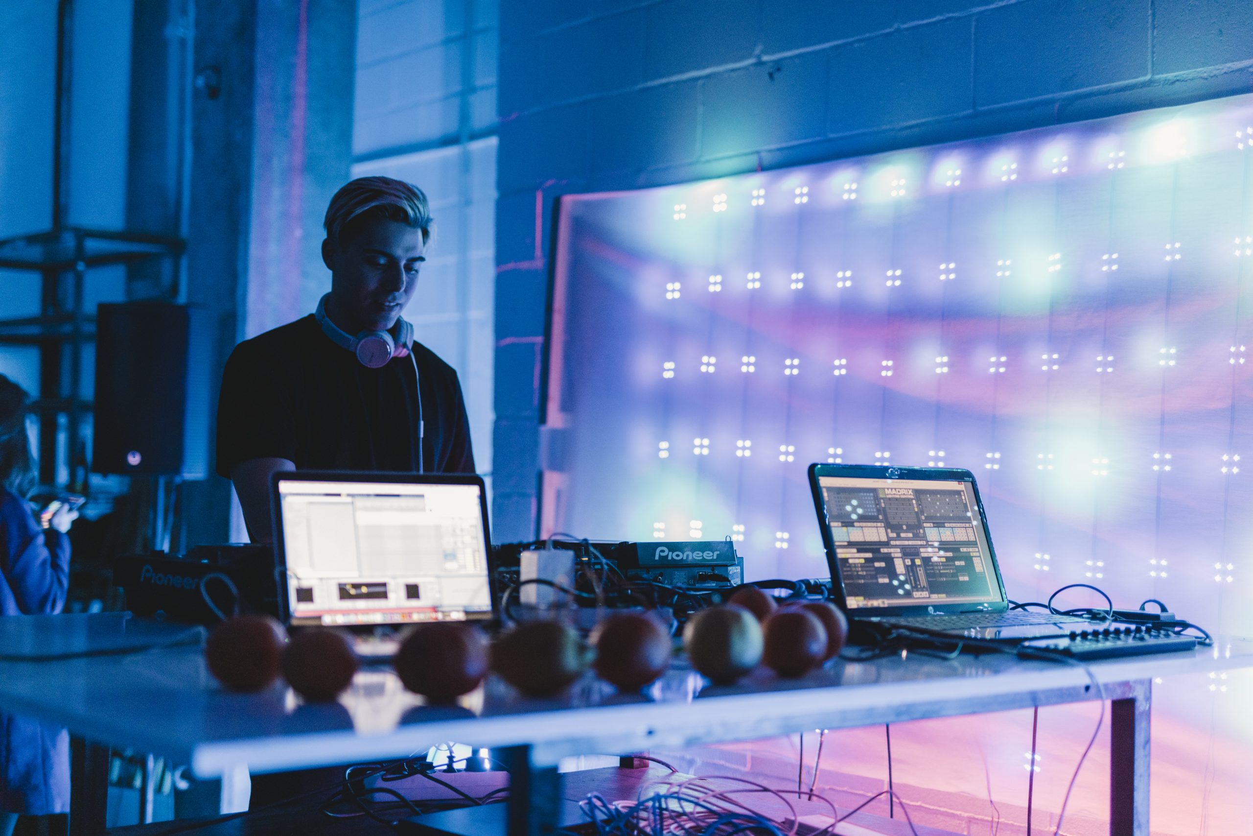 dj open night – Poblenou Urban District